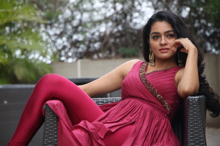 Actress Gayathri Latest Stills – Chennaionline