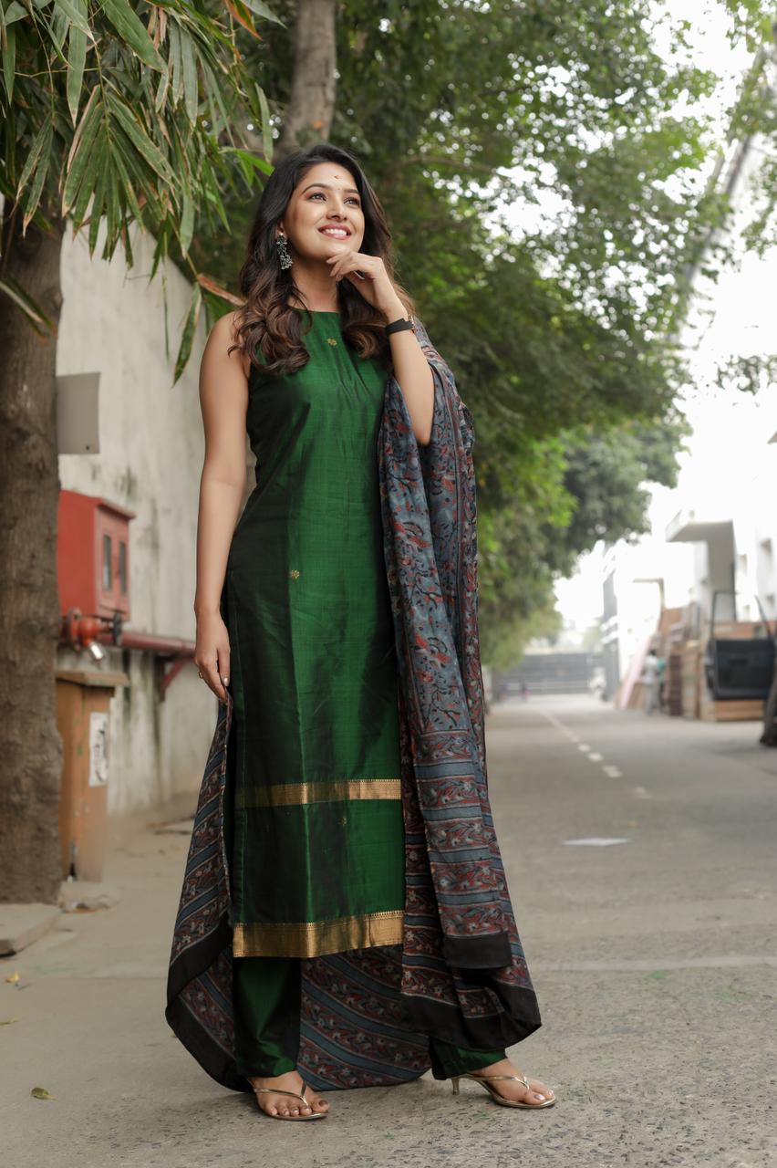 Actress Vani Bhojan Latest Stills – Chennaionline