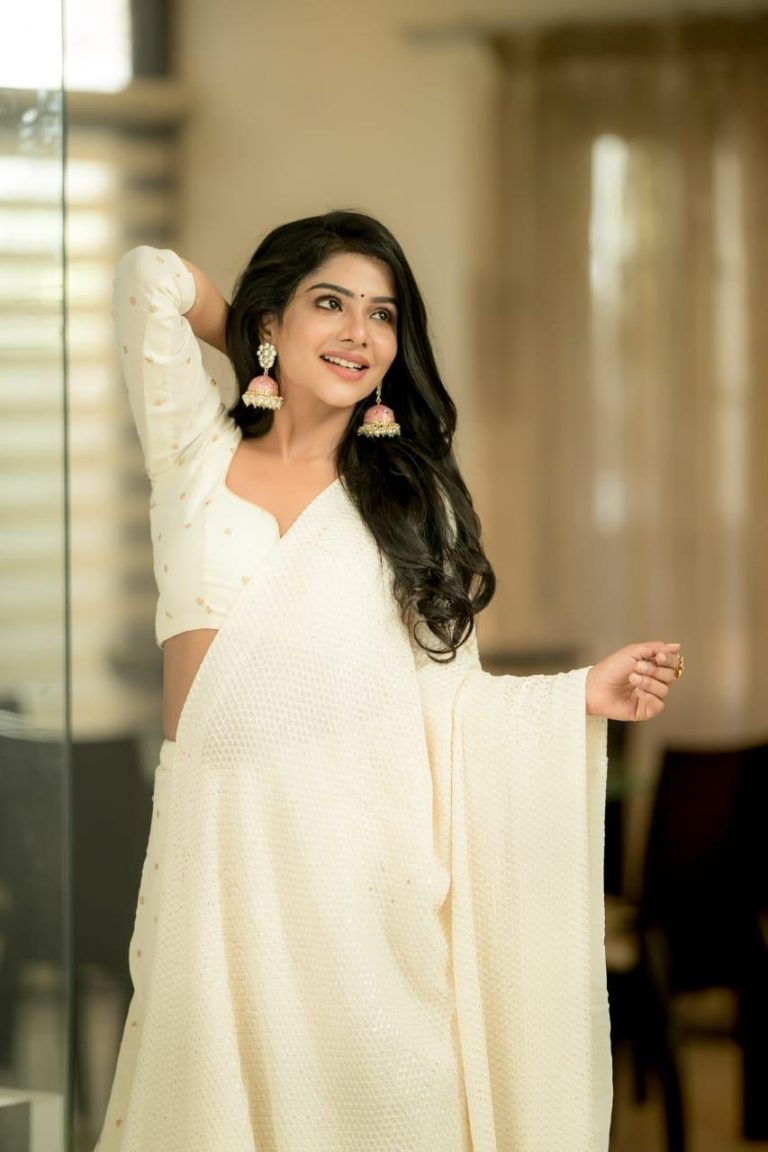 Actress Pavithra Lakshmi Photos – Chennaionline