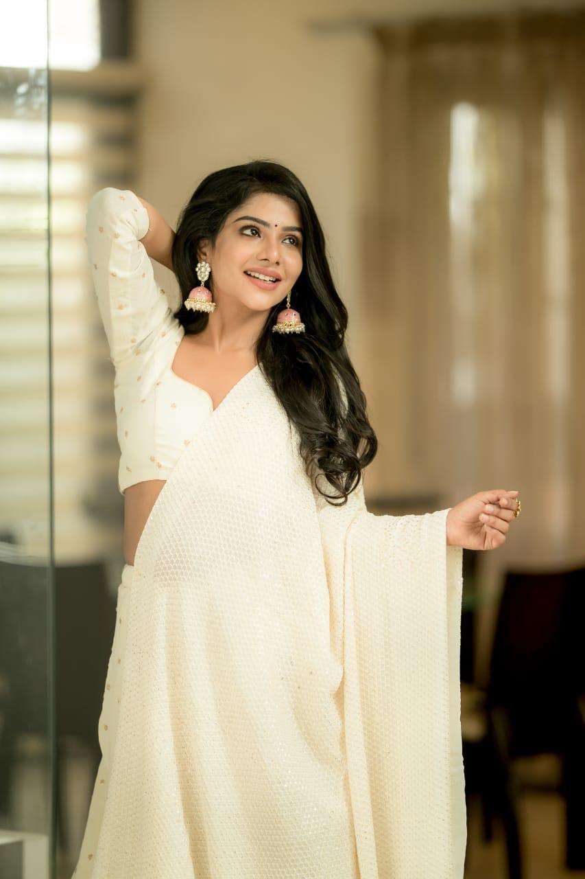 Actress Pavithra Lakshmi Photos – Chennaionline