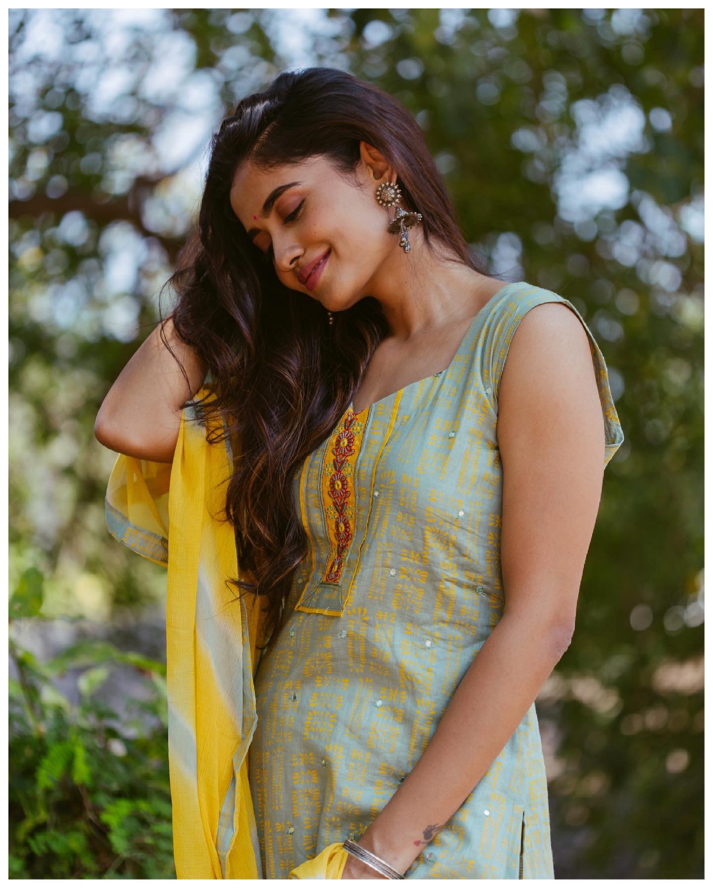 Actress Teju Ashwini Photo Shoot Stills – Chennaionline