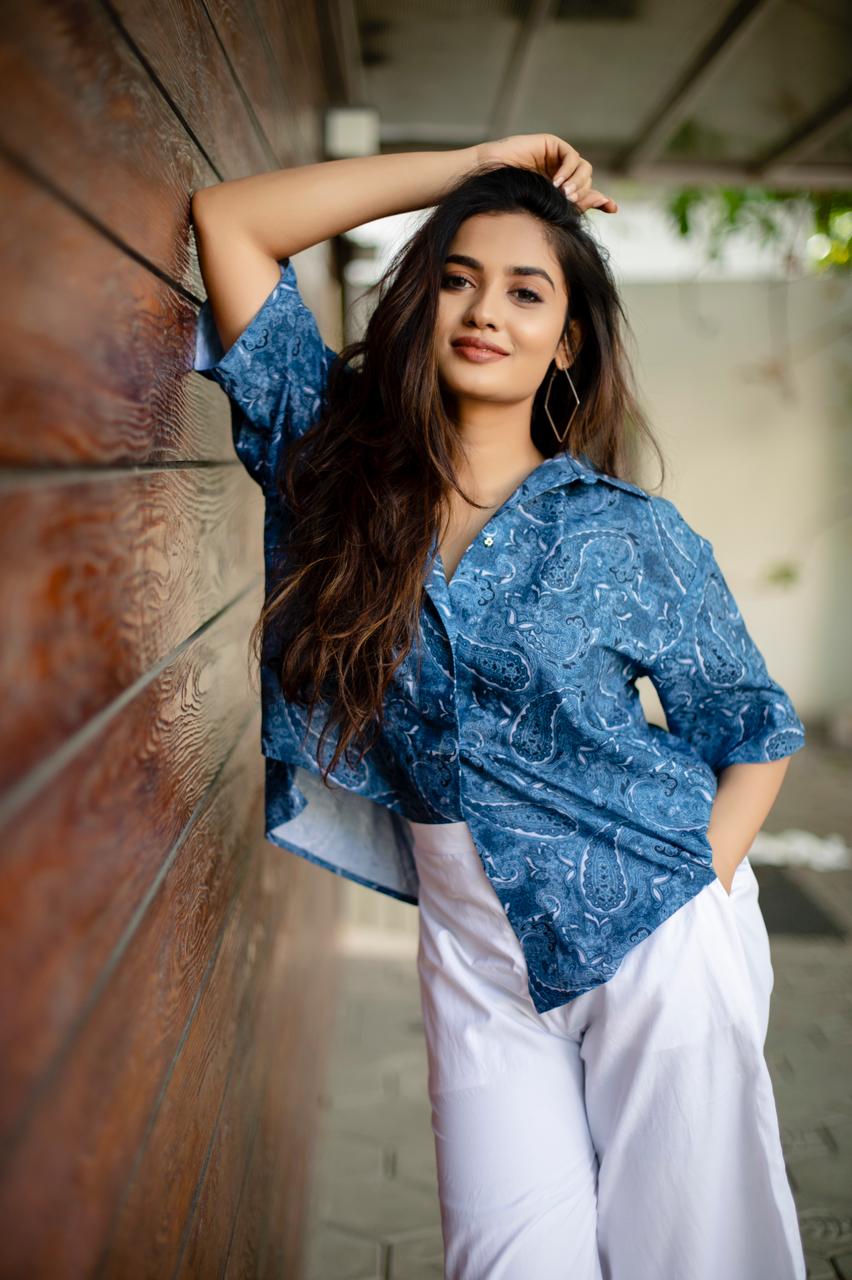 Actress Teju Ashwini Photo Shoot Stills – Chennaionline