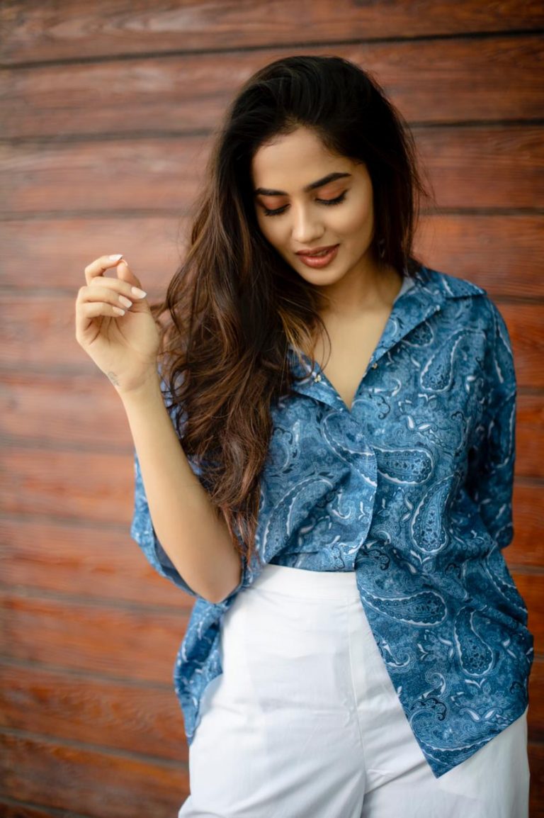 Actress Teju Ashwini Photo Shoot Stills – Chennaionline