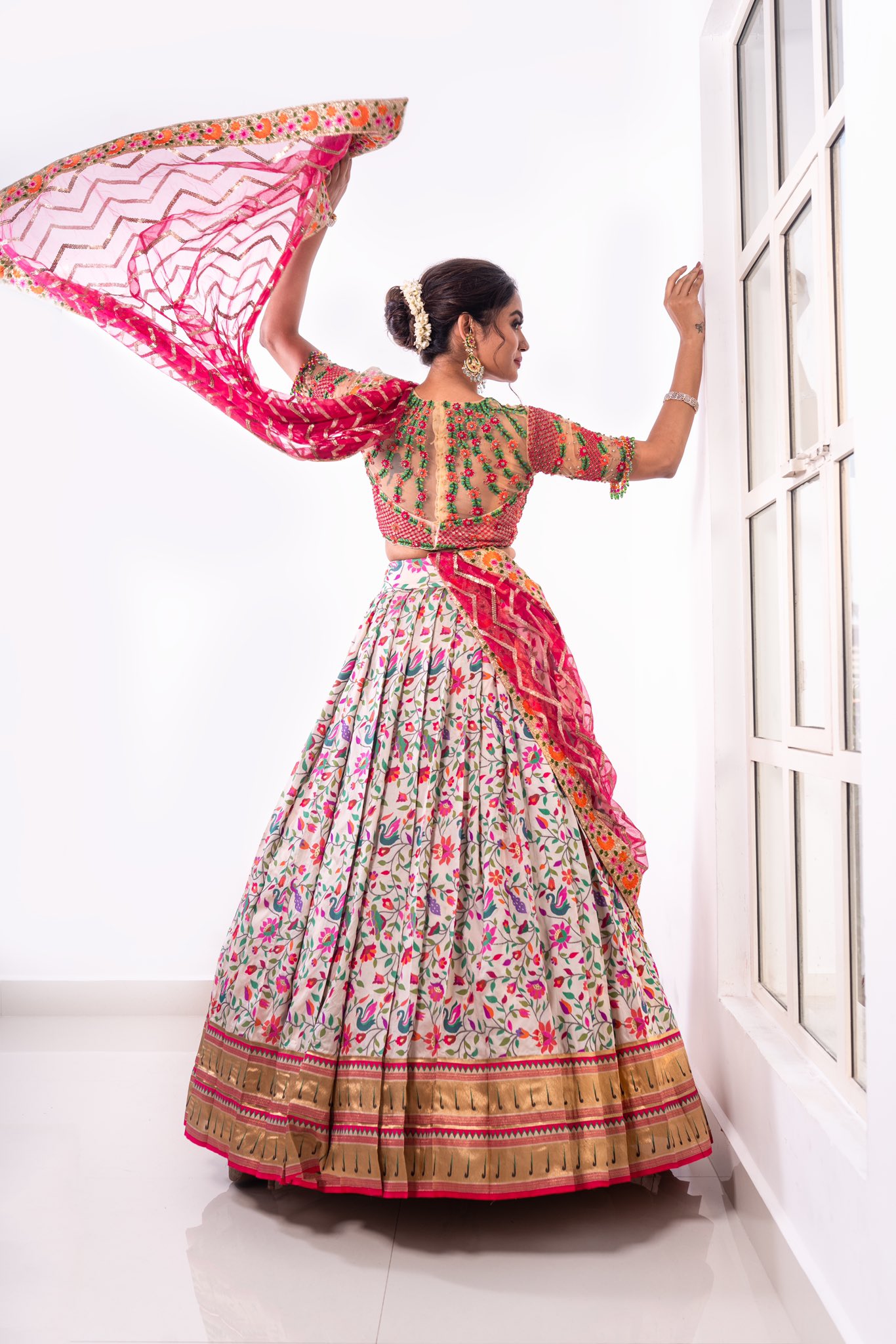 Actress Teju Ashwini Photo Shoot Stills – Chennaionline