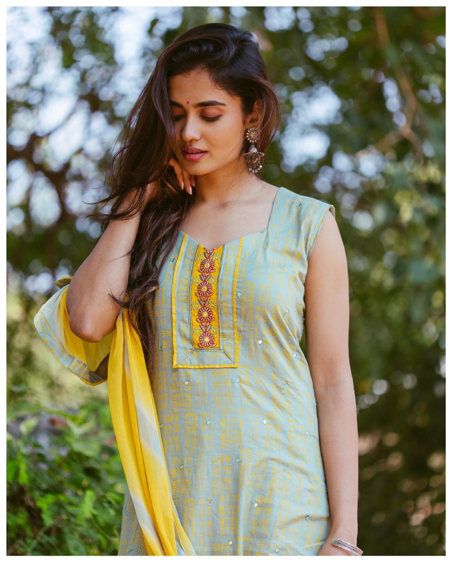 Actress Teju Ashwini Photo Shoot Stills – Chennaionline