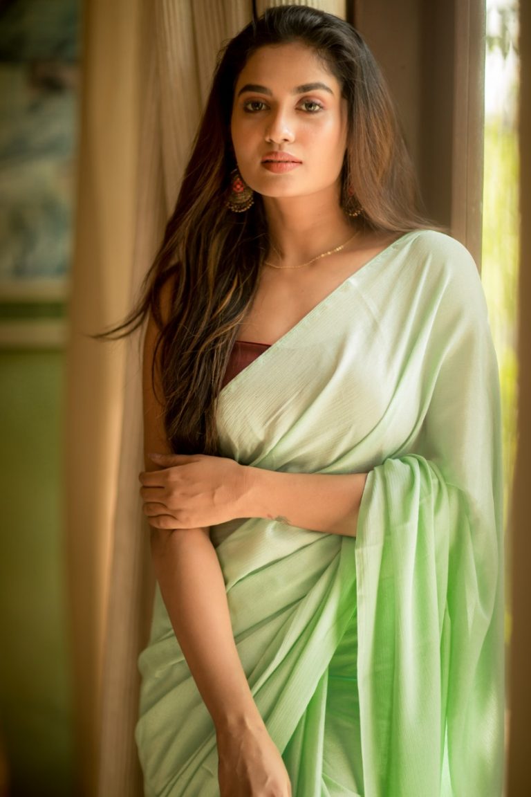 Actress Teju Ashwini Photo Shoot Stills – Chennaionline