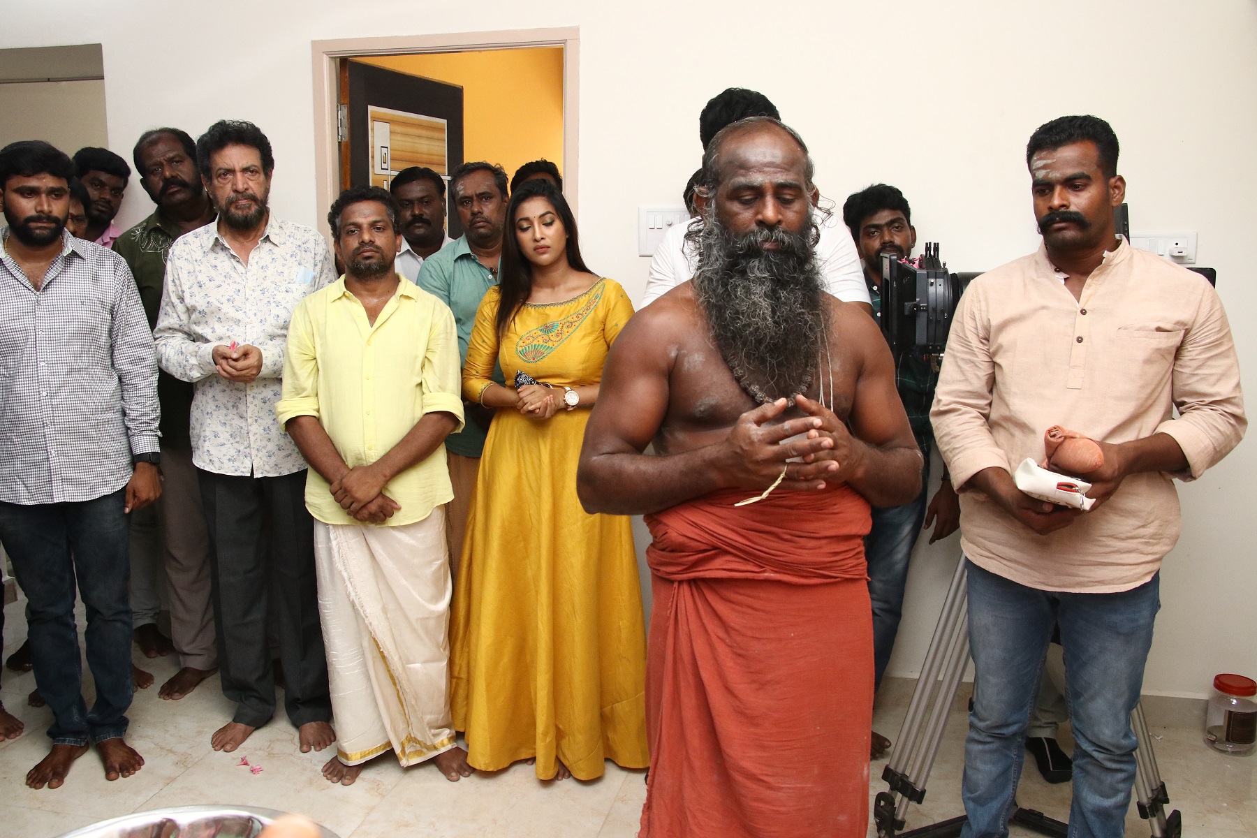 Suresh Ravi and Asha Gowda New Movie Pooja Stills – Chennaionline