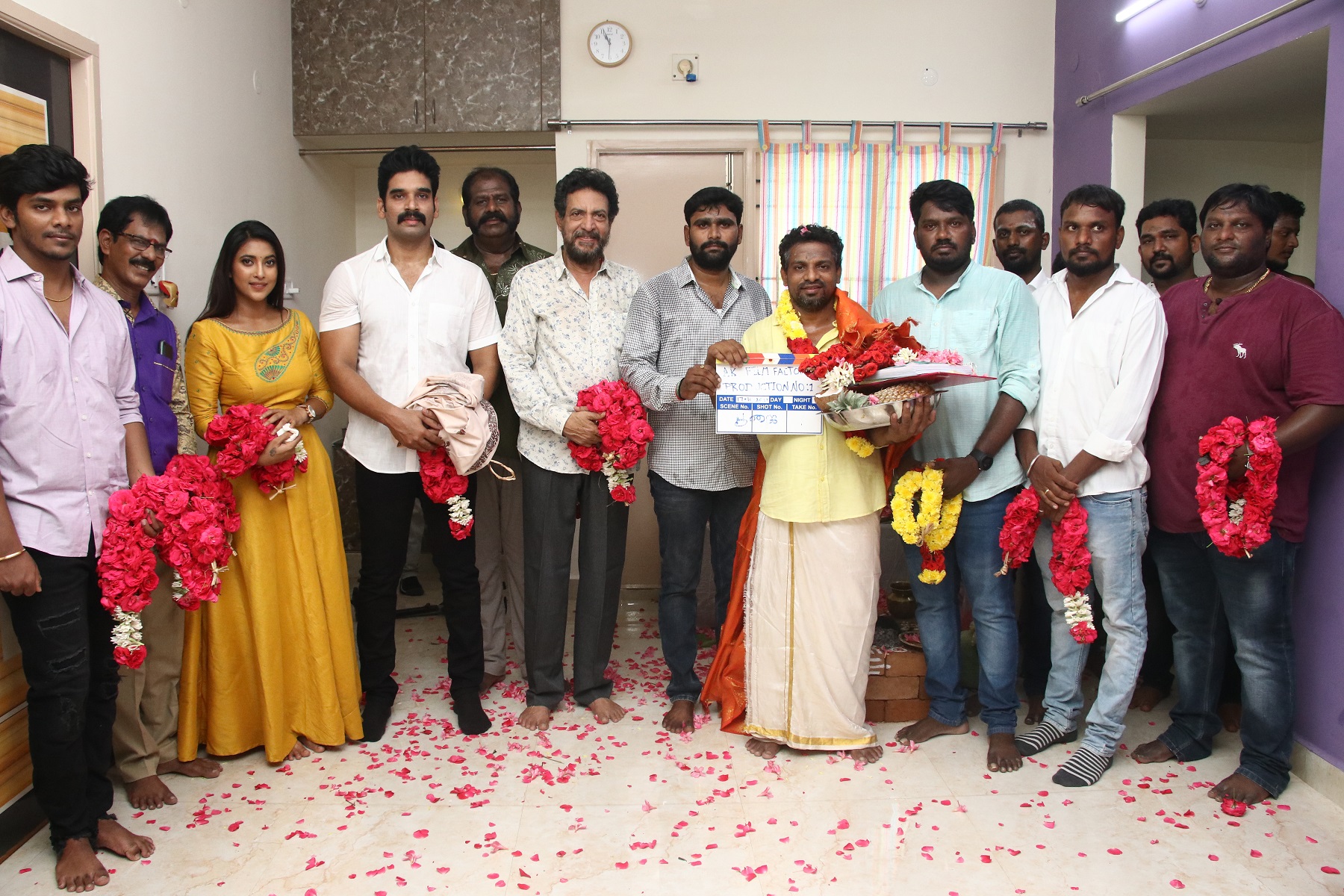 Suresh Ravi and Asha Gowda New Movie Pooja Stills – Chennaionline