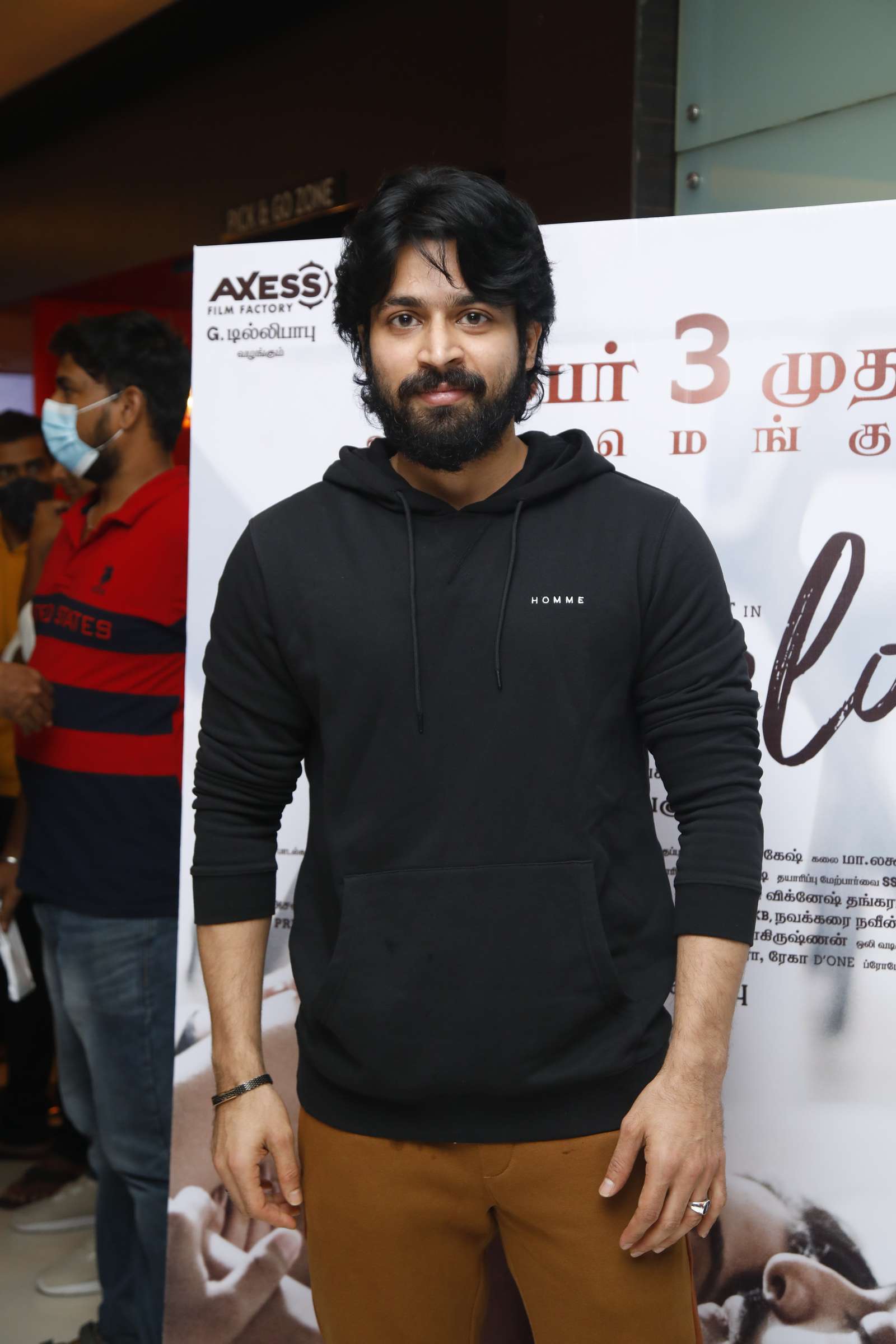Bachelor Movie Premier Show Stills – Chennaionline
