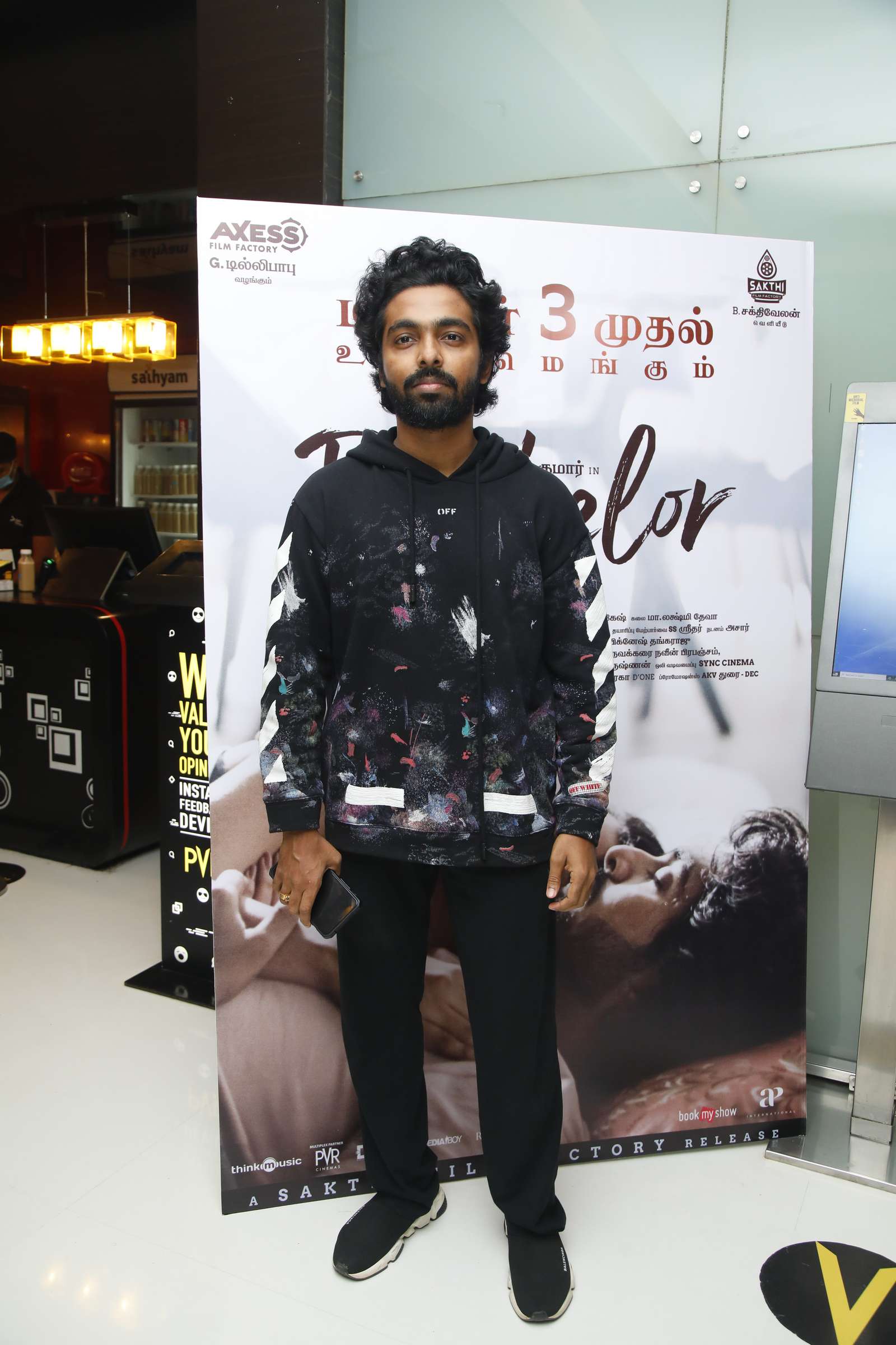 Bachelor Movie Premier Show Stills – Chennaionline
