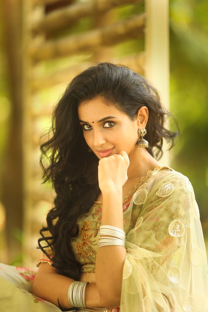 Actress Riya Suman Stills – Chennaionline