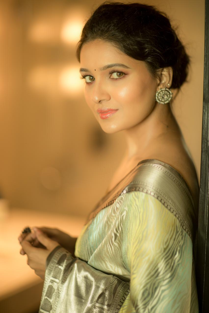 Actress Vani Bhojan Latest Photo Shoot Stills – Chennaionline