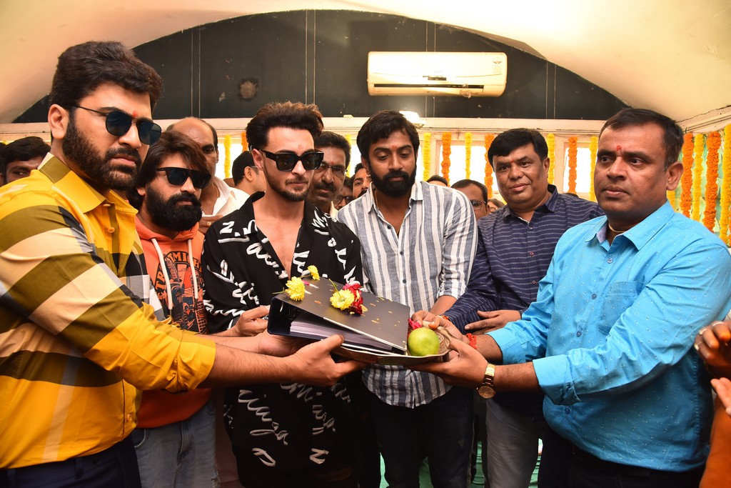 Yatha Raja Tatha Praja Telugu Movie Pooja Stills – Chennaionline