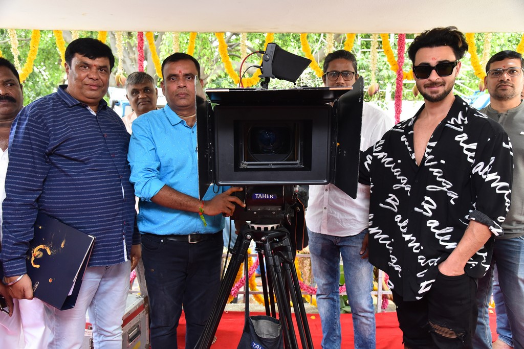 Yatha Raja Tatha Praja Telugu Movie Pooja Stills – Chennaionline