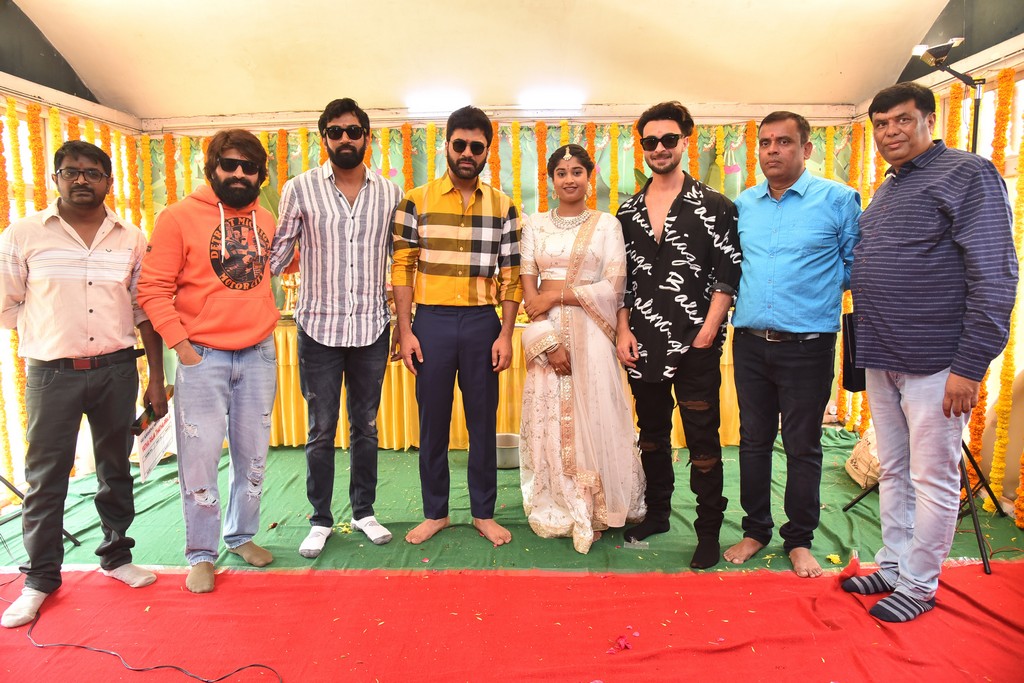 Yatha Raja Tatha Praja Telugu Movie Pooja Stills – Chennaionline