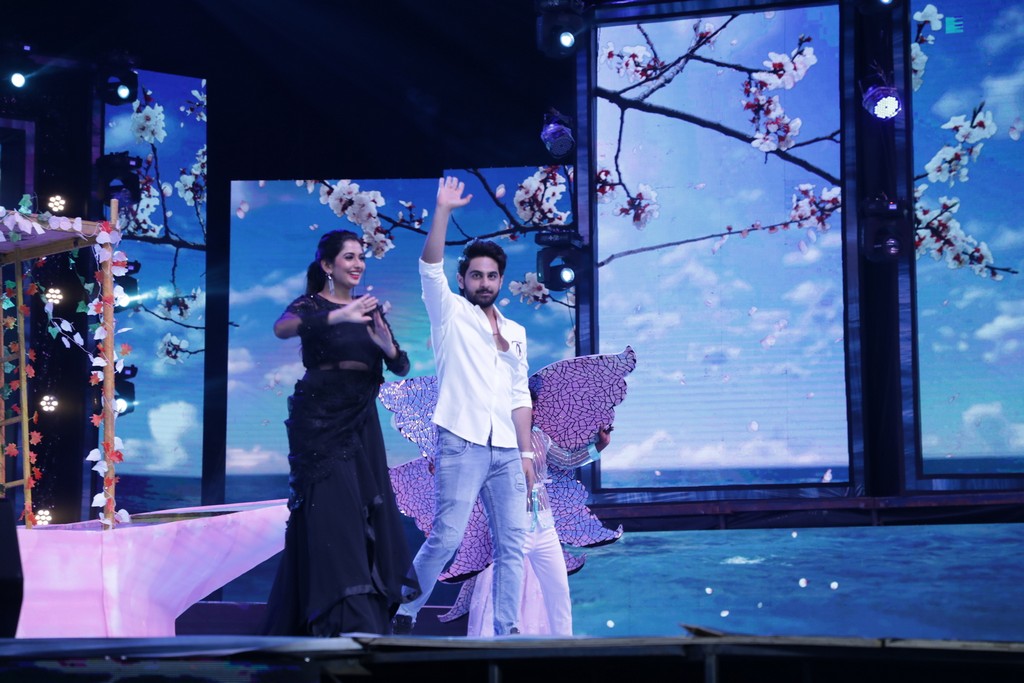 Banaras Movie Pre Release Event Stills – Chennaionline