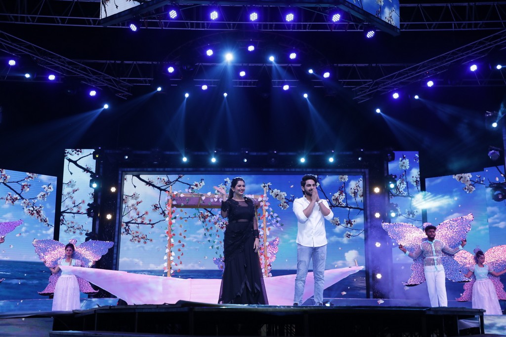 Banaras Movie Pre Release Event Stills – Chennaionline