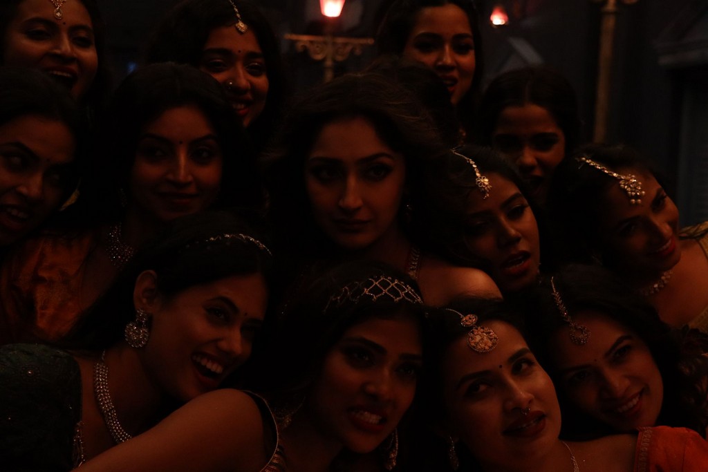 Sayyeshaa and Gautham Karthik in Pathu Thala Rawadi Song Stills ...