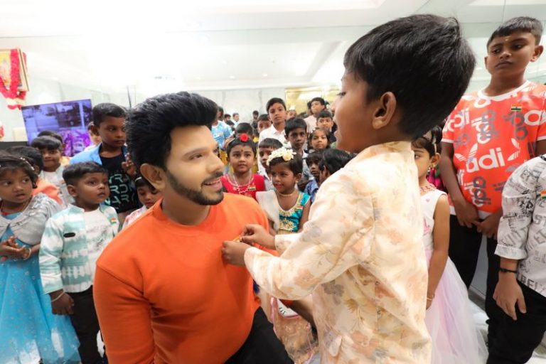 Legend Celebrates Independence Day with Kids Stills – Chennaionline