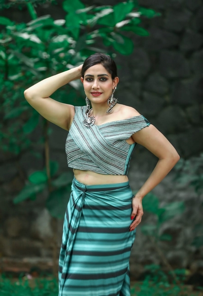 Actress Komal Sharma Latest Stills – Chennaionline