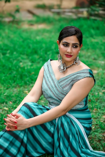 Actress Komal Sharma Latest Stills – Chennaionline